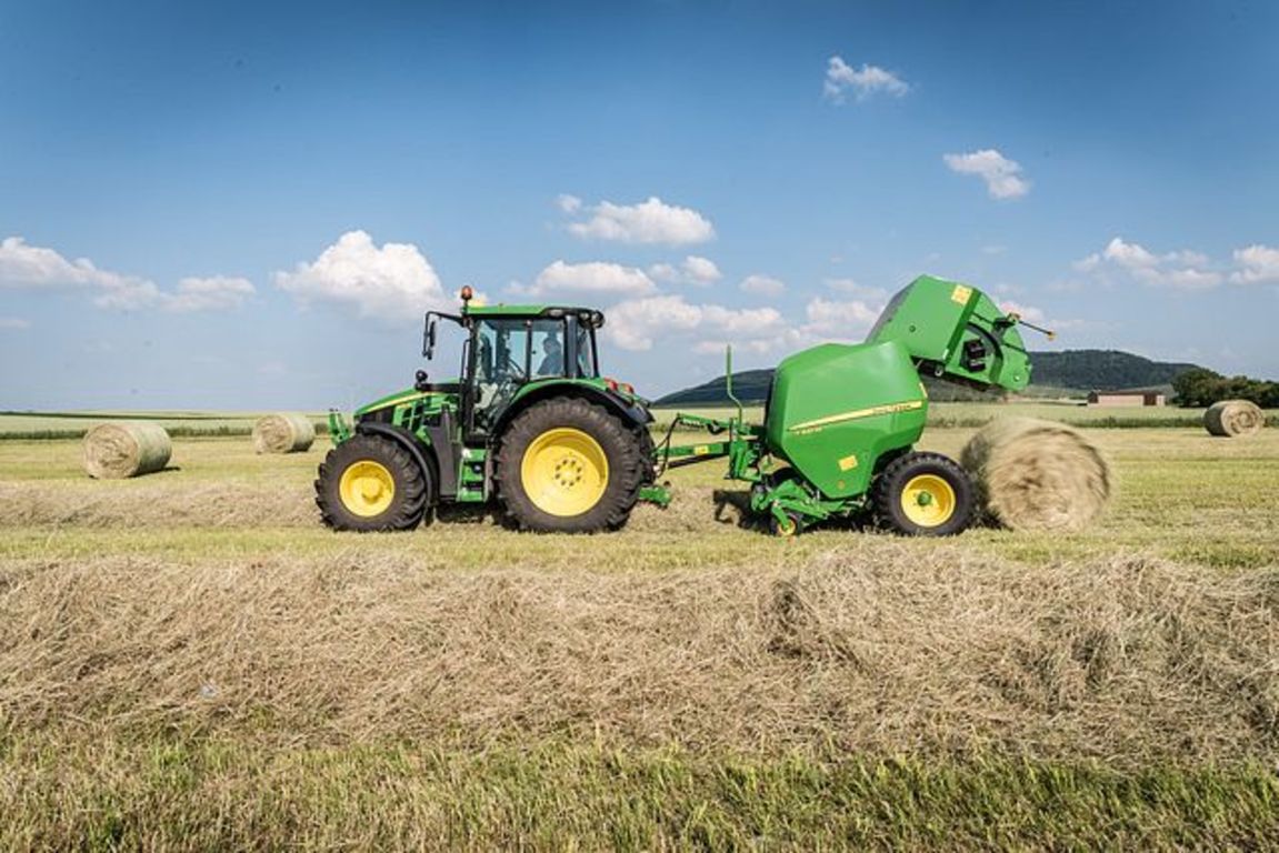 F441M | F400 Serien | Rundballpresser | John Deere™ NO