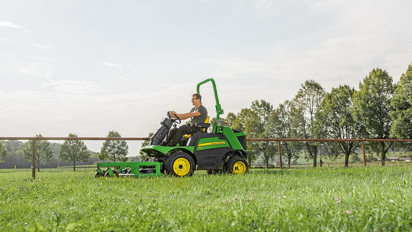 1570 TerrainCut | Frontmonterte roterende klippere | John Deere NO
