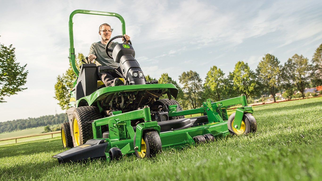 1570 TerrainCut | Frontmonterte roterende klippere | John Deere NO